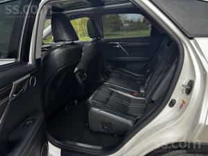 White Lexus RX 2016 in Riga, with an engine capacity of 3.50 L and mileage of 184 thousand km for 26500 €, photo 15 on AUTOMOTO.COM.LV