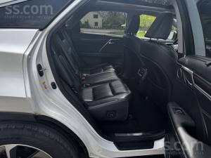 White Lexus RX 2016 in Riga, with an engine capacity of 3.50 L and mileage of 184 thousand km for 26500 €, photo 16 on AUTOMOTO.COM.LV