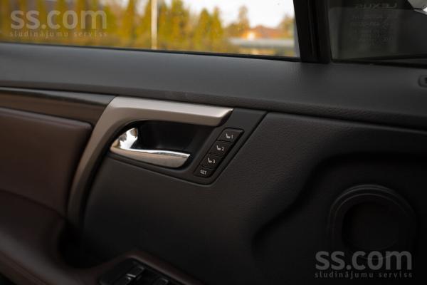 White Lexus RX 2017 in Jelgava, with an engine capacity of 2.00 L and mileage of 0 thousand km for 23500 €, photo 10 on AUTOMOTO.COM.LV