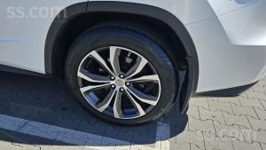 White Lexus RX 2017 in Riga, with an engine capacity of 2.00 L and mileage of 171 thousand km for 29500 €, photo 5 on AUTOMOTO.COM.LV