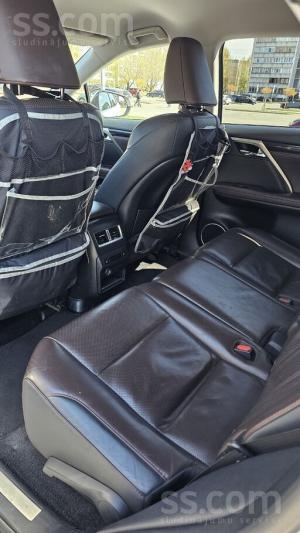 White Lexus RX 2017 in Riga, with an engine capacity of 2.00 L and mileage of 171 thousand km for 29500 €, photo 7 on AUTOMOTO.COM.LV
