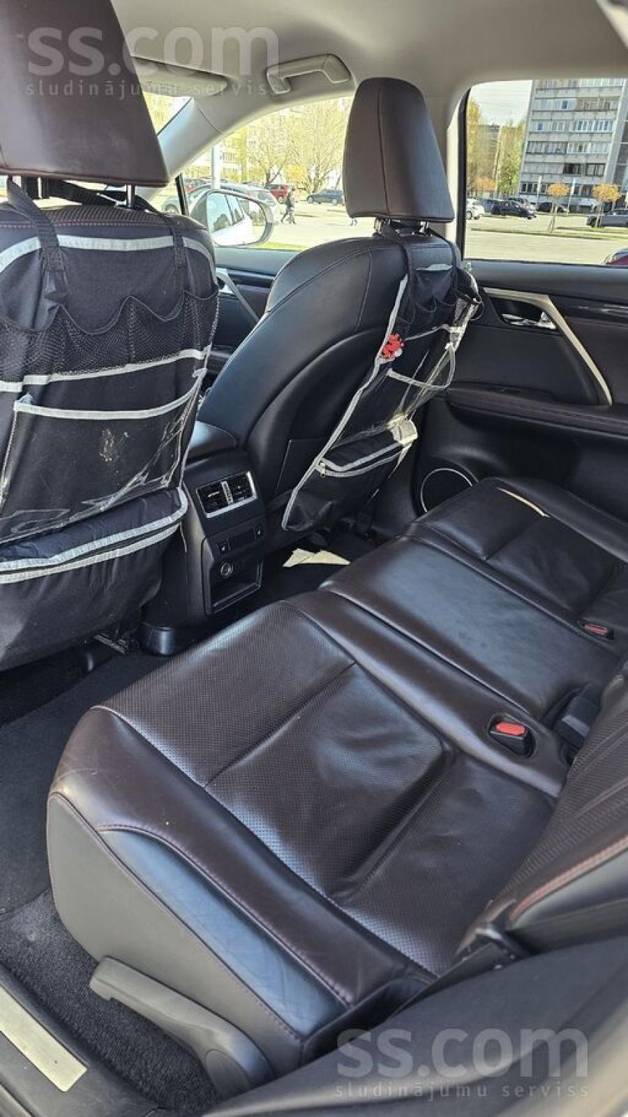 White Lexus RX 2017 in Riga, with an engine capacity of 2.00 L and mileage of 171 thousand km for 29500 €, photo 7 on AUTOMOTO.COM.LV