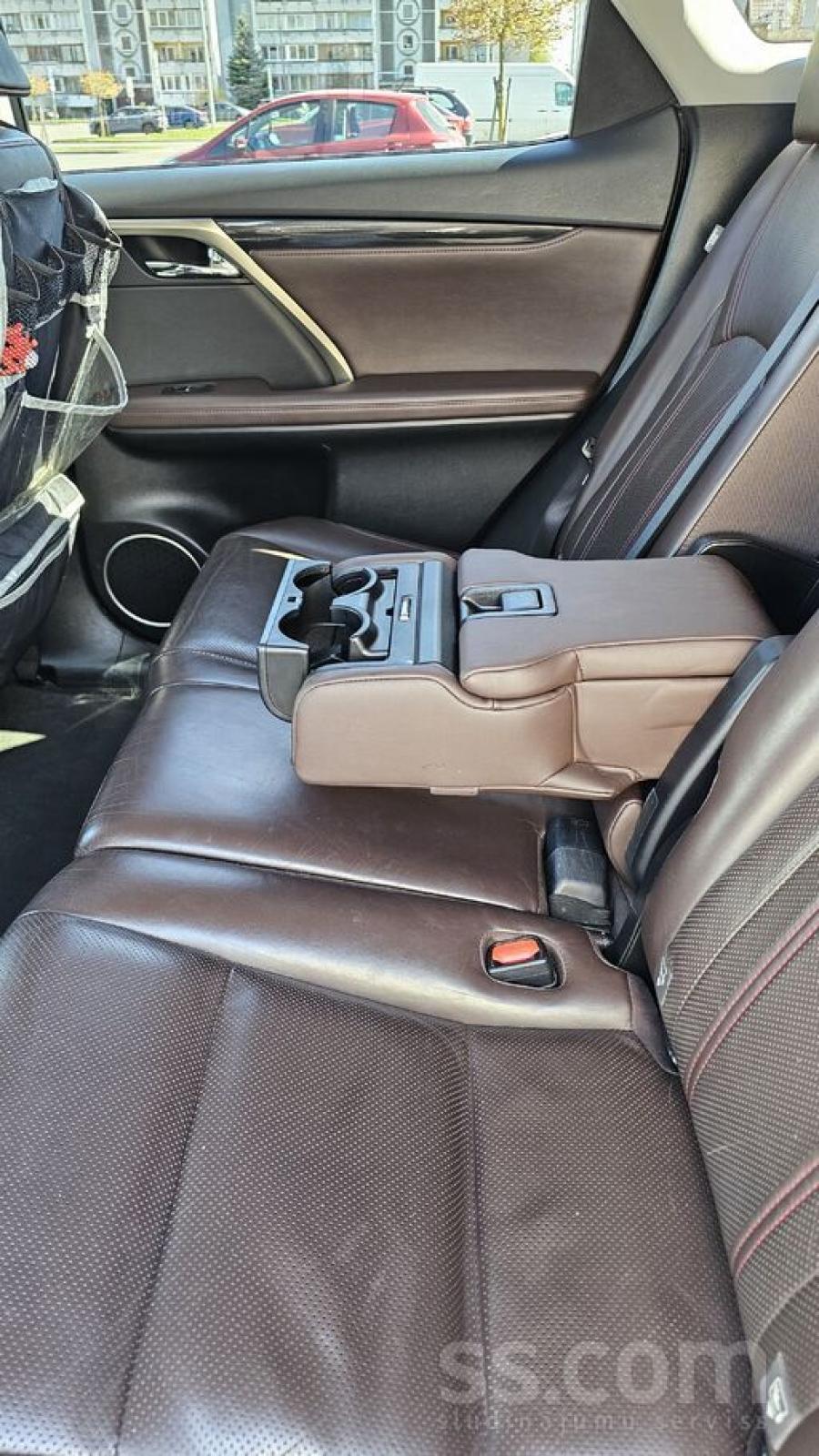White Lexus RX 2017 in Riga, with an engine capacity of 2.00 L and mileage of 171 thousand km for 29500 €, photo 8 on AUTOMOTO.COM.LV