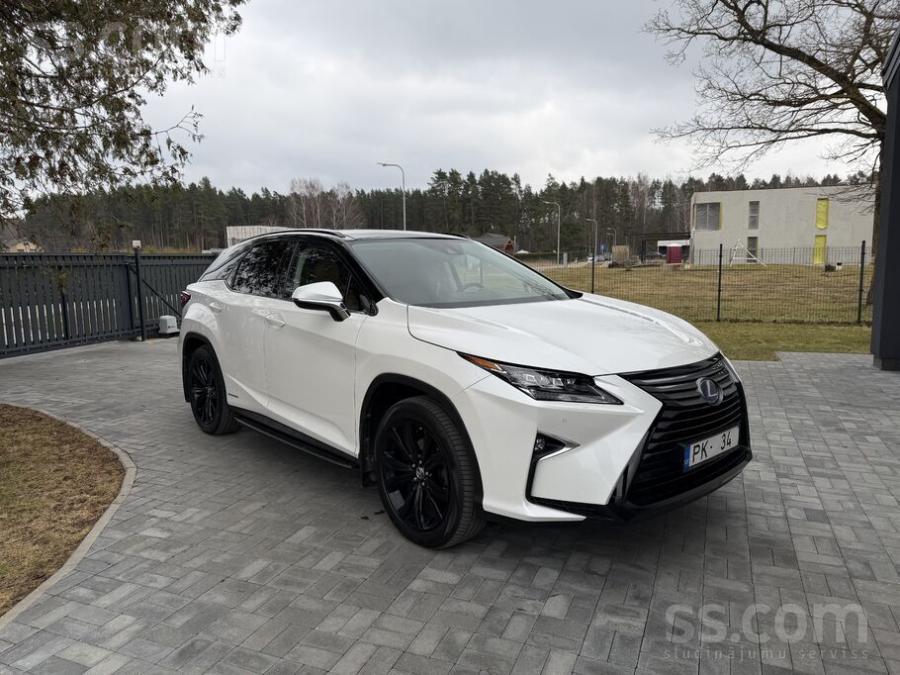 White Lexus RX 2017 in Riga, with an engine capacity of 3.50 L and mileage of 139 thousand km for 29950 €, photo 3 on AUTOMOTO.COM.LV