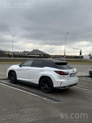 White Lexus RX 2017 in Riga, with an engine capacity of 3.50 L and mileage of 139 thousand km for 29950 €, photo 5 on AUTOMOTO.COM.LV