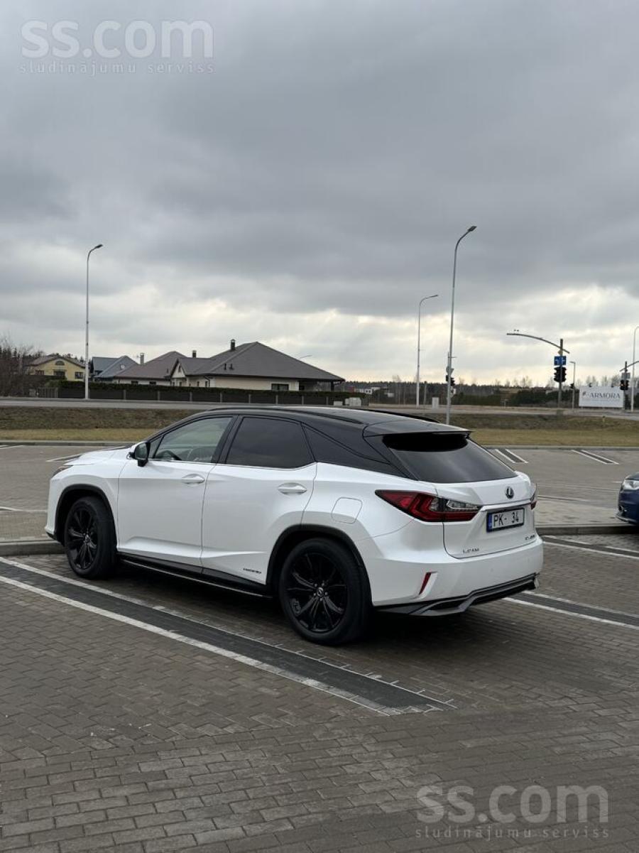 White Lexus RX 2017 in Riga, with an engine capacity of 3.50 L and mileage of 139 thousand km for 29950 €, photo 5 on AUTOMOTO.COM.LV