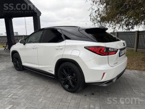 White Lexus RX 2017 in Riga, with an engine capacity of 3.50 L and mileage of 139 thousand km for 29950 €, photo 7 on AUTOMOTO.COM.LV