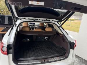 White Lexus RX 2017 in Riga, with an engine capacity of 3.50 L and mileage of 139 thousand km for 29950 €, photo 9 on AUTOMOTO.COM.LV