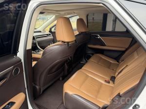 White Lexus RX 2017 in Riga, with an engine capacity of 3.50 L and mileage of 139 thousand km for 29950 €, photo 10 on AUTOMOTO.COM.LV