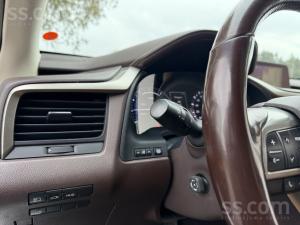 White Lexus RX 2017 in Riga, with an engine capacity of 3.50 L and mileage of 139 thousand km for 29950 €, photo 16 on AUTOMOTO.COM.LV