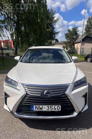 White Lexus RX 2017 in Valmiera, with an engine capacity of 3.50 L and mileage of 162 thousand km for 27500 €, photo 3 on AUTOMOTO.COM.LV