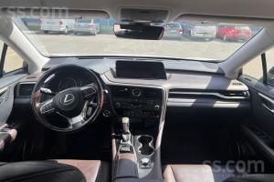White Lexus RX 2017 in Valmiera, with an engine capacity of 3.50 L and mileage of 162 thousand km for 27500 €, photo 4 on AUTOMOTO.COM.LV