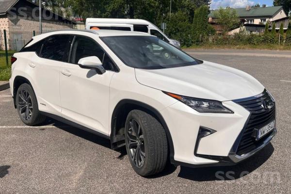 White Lexus RX 2017 in Valmiera, with an engine capacity of 3.50 L and mileage of 162 thousand km for 27500 €, photo 8 on AUTOMOTO.COM.LV