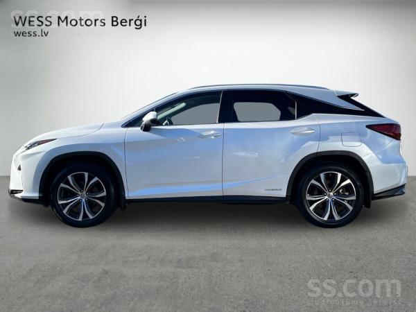 White Lexus RX 2017 in Riga, with an engine capacity of 3.50 L and mileage of 166 thousand km for 27490 €, photo 4 on AUTOMOTO.COM.LV