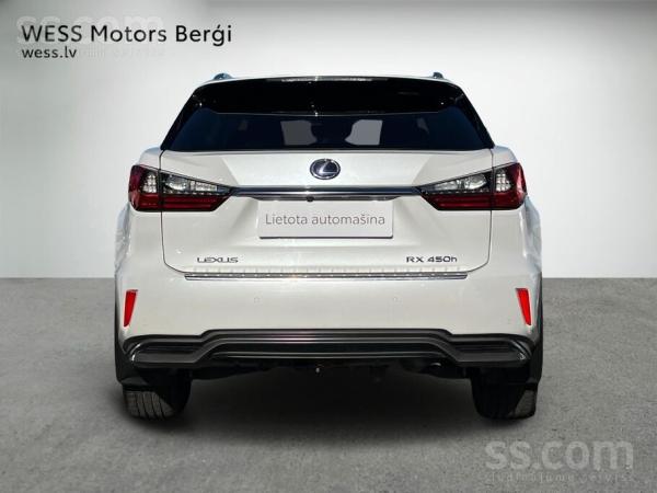 White Lexus RX 2017 in Riga, with an engine capacity of 3.50 L and mileage of 166 thousand km for 27490 €, photo 5 on AUTOMOTO.COM.LV