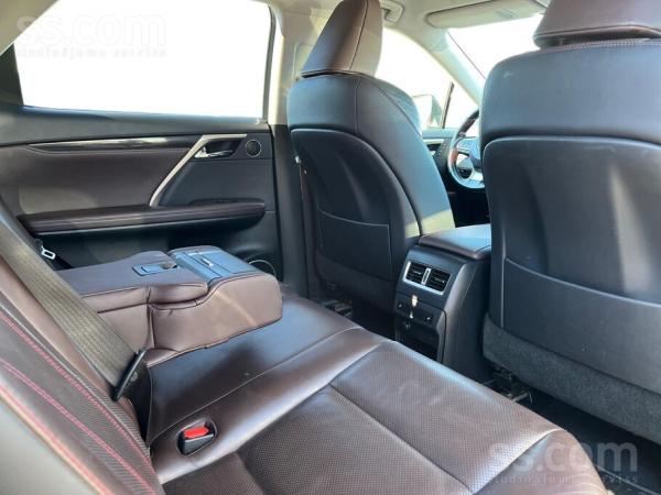 White Lexus RX 2017 in Riga, with an engine capacity of 3.50 L and mileage of 166 thousand km for 27490 €, photo 8 on AUTOMOTO.COM.LV