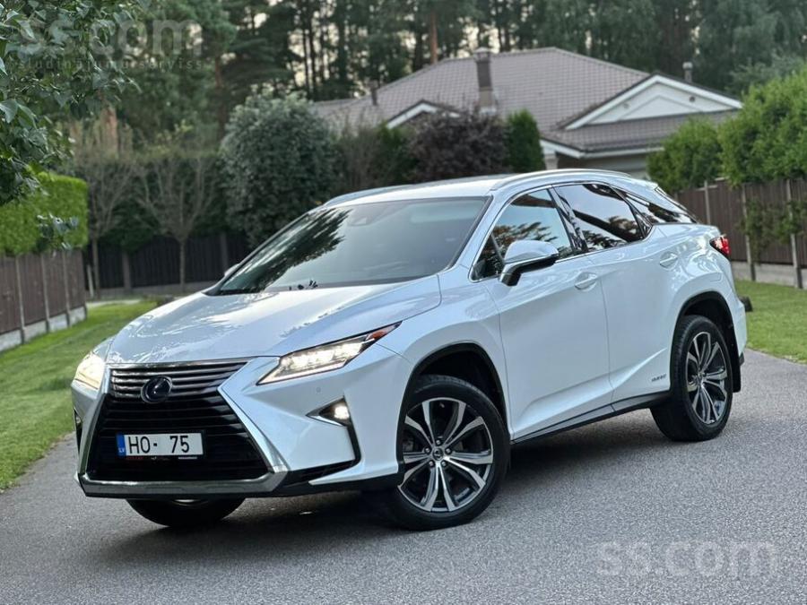 White Lexus RX 2018 in Riga, with an engine capacity of 3.50 L and mileage of 140 thousand km for 29950 €, photo 1 on AUTOMOTO.COM.LV
