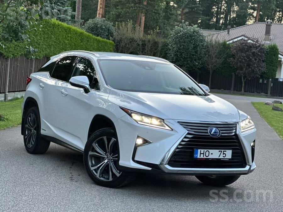 White Lexus RX 2018 in Riga, with an engine capacity of 3.50 L and mileage of 140 thousand km for 29950 €, photo 4 on AUTOMOTO.COM.LV