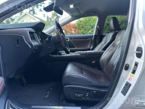 White Lexus RX 2018 in Riga, with an engine capacity of 3.50 L and mileage of 140 thousand km for 29950 €, photo 11 on AUTOMOTO.COM.LV