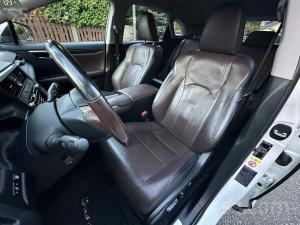 White Lexus RX 2018 in Riga, with an engine capacity of 3.50 L and mileage of 140 thousand km for 29950 €, photo 12 on AUTOMOTO.COM.LV