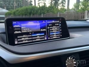 White Lexus RX 2018 in Riga, with an engine capacity of 3.50 L and mileage of 140 thousand km for 29950 €, photo 24 on AUTOMOTO.COM.LV