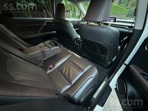 White Lexus RX 2018 in Riga, with an engine capacity of 3.50 L and mileage of 140 thousand km for 29950 €, photo 31 on AUTOMOTO.COM.LV