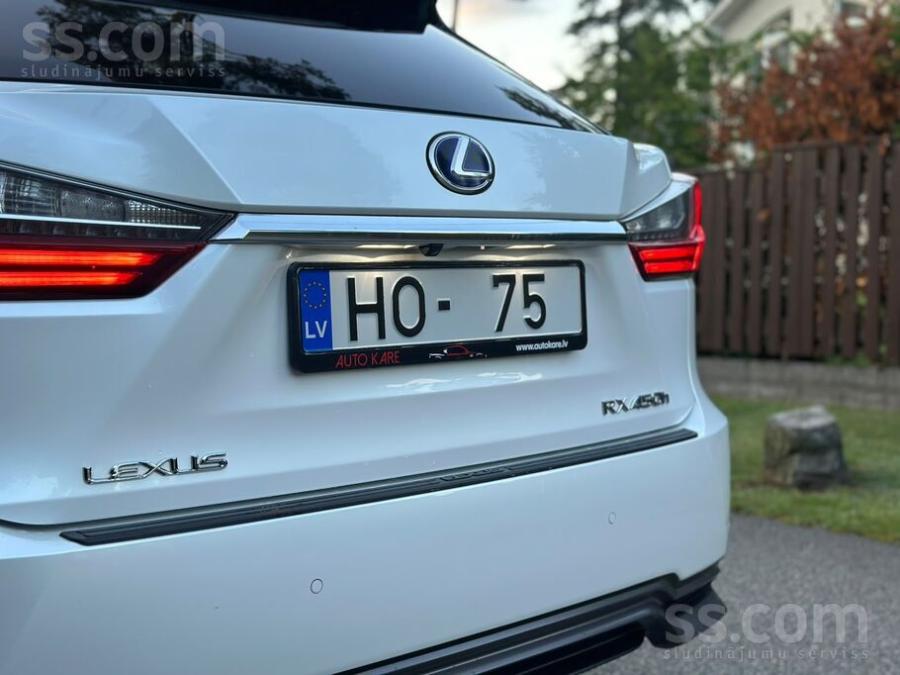 White Lexus RX 2018 in Riga, with an engine capacity of 3.50 L and mileage of 140 thousand km for 29950 €, photo 33 on AUTOMOTO.COM.LV