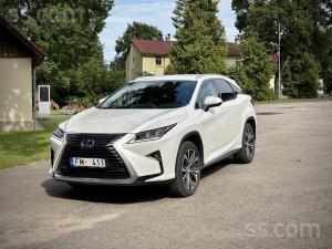 White Lexus RX 2018 in Riga, with an engine capacity of 3.50 L and mileage of 235 thousand km for 26900 €, photo 4 on AUTOMOTO.COM.LV