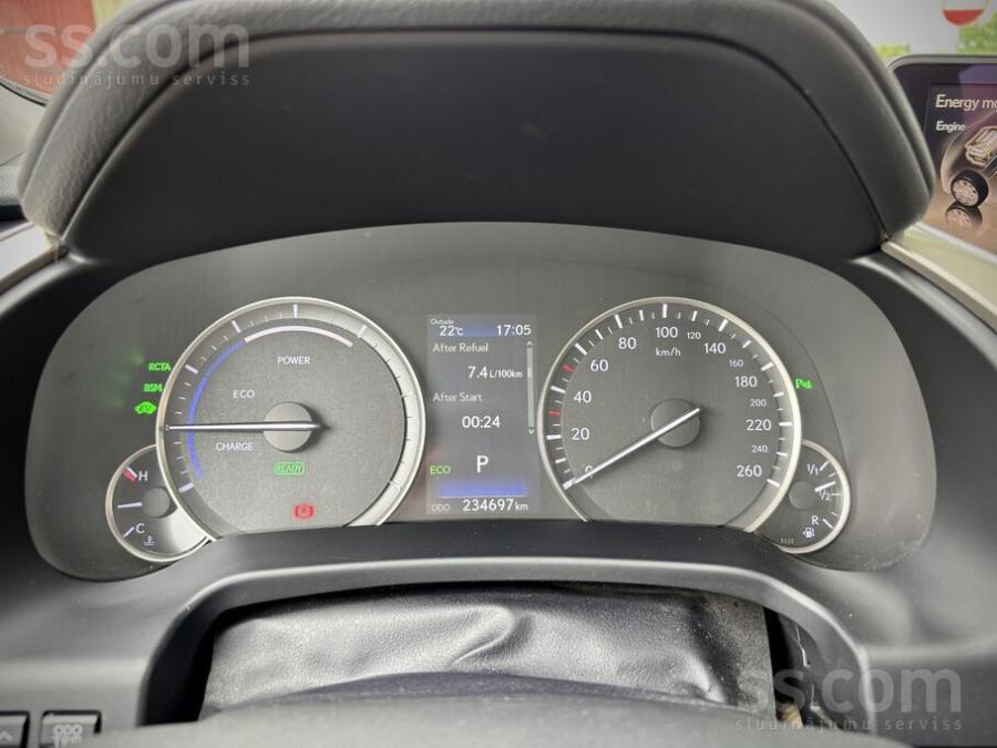 White Lexus RX 2018 in Riga, with an engine capacity of 3.50 L and mileage of 235 thousand km for 26900 €, photo 22 on AUTOMOTO.COM.LV