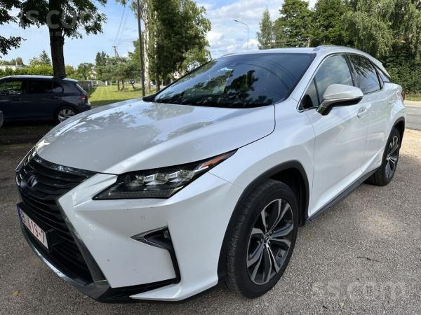 White Lexus RX 2018 in Riga, with an engine capacity of 3.50 L and mileage of 149 thousand km for 30290 €, photo 1 on AUTOMOTO.COM.LV