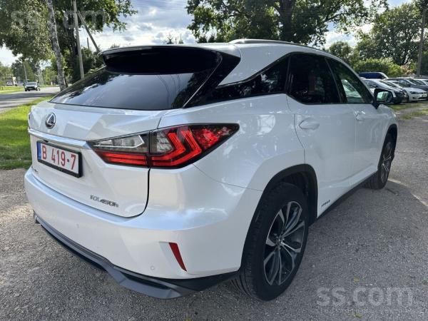 White Lexus RX 2018 in Riga, with an engine capacity of 3.50 L and mileage of 149 thousand km for 30290 €, photo 5 on AUTOMOTO.COM.LV