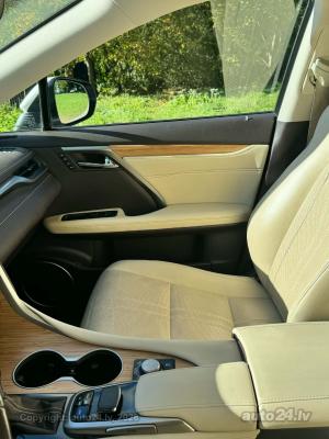Белый Лексус РХ 2018 в Таллин, объемом двигателя 3.50 л и пробегом 258 тыс. км за 29500 €, фото 9 на AUTOMOTO.COM.LV