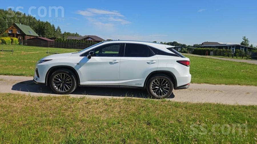 White Lexus RX 2020 in Riga, with an engine capacity of 3.50 L and mileage of 139 thousand km for 46000 €, photo 7 on AUTOMOTO.COM.LV