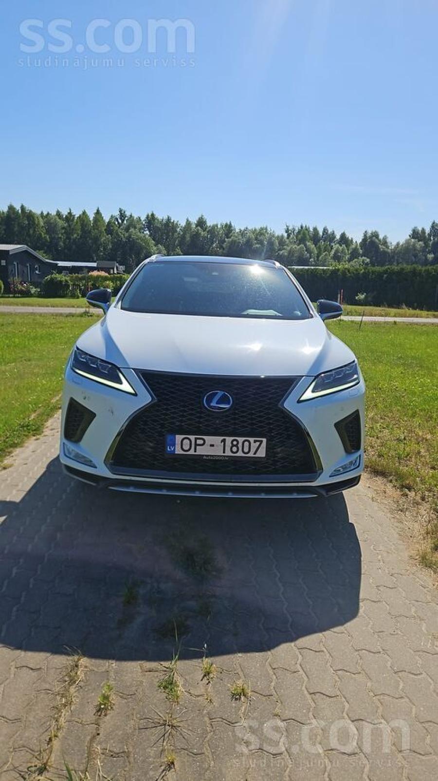 White Lexus RX 2020 in Riga, with an engine capacity of 3.50 L and mileage of 139 thousand km for 46000 €, photo 9 on AUTOMOTO.COM.LV