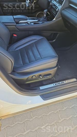 White Lexus RX 2020 in Riga, with an engine capacity of 3.50 L and mileage of 139 thousand km for 46000 €, photo 16 on AUTOMOTO.COM.LV