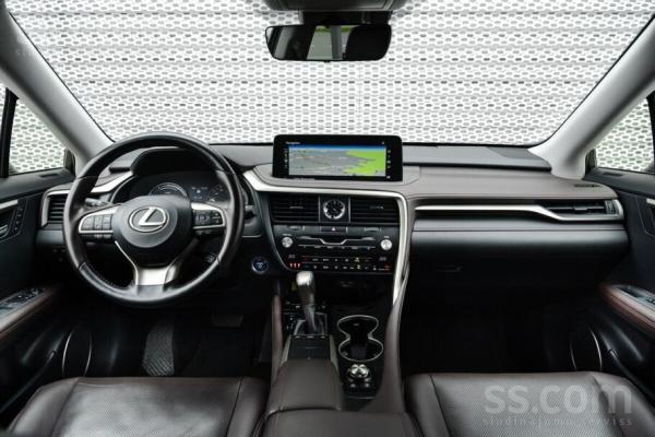 White Lexus RX 2020 in Riga, with an engine capacity of 3.50 L and mileage of 59 thousand km for 41500 €, photo 6 on AUTOMOTO.COM.LV