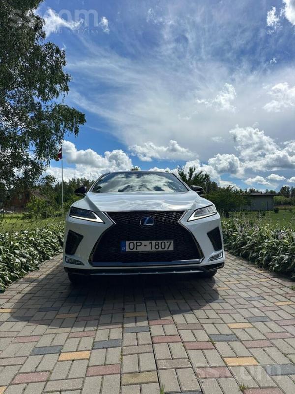 White Lexus RX 2020 in Riga, with an engine capacity of 3.50 L and mileage of 139 thousand km for 44770 €, photo 2 on AUTOMOTO.COM.LV