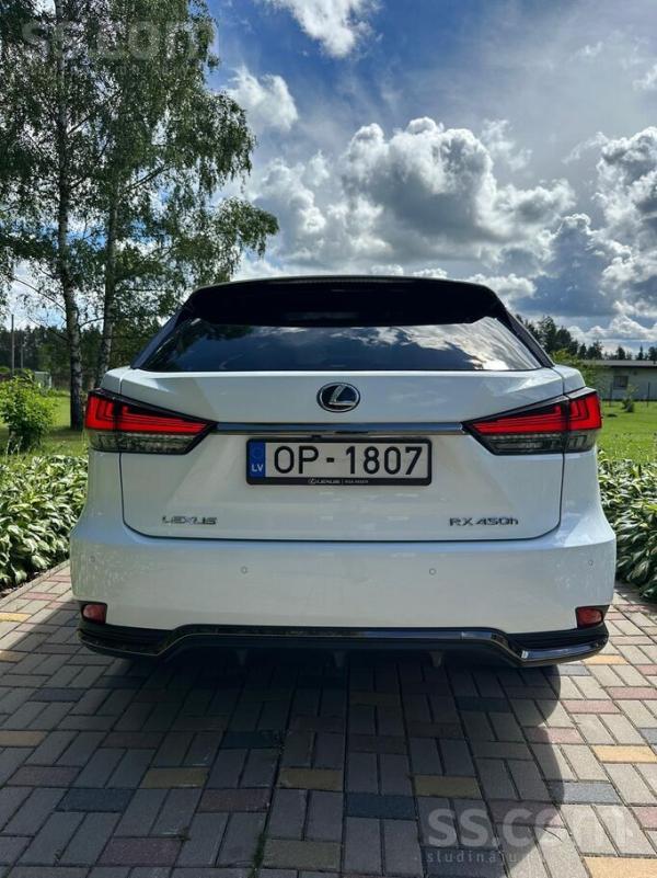 White Lexus RX 2020 in Riga, with an engine capacity of 3.50 L and mileage of 139 thousand km for 44770 €, photo 3 on AUTOMOTO.COM.LV
