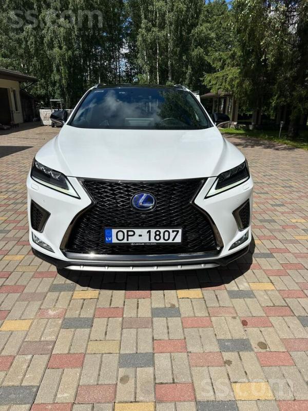 White Lexus RX 2020 in Riga, with an engine capacity of 3.50 L and mileage of 139 thousand km for 44770 €, photo 5 on AUTOMOTO.COM.LV