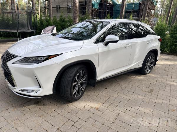 White Lexus RX 2020 in Jurmala, with an engine capacity of 3.50 L and mileage of 159 thousand km for 36500 €, photo 1 on AUTOMOTO.COM.LV