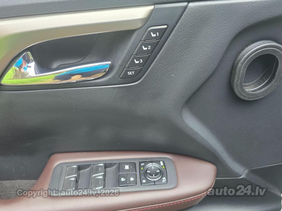 White Lexus RX 2021 in Tallinn, with an engine capacity of 3.50 L and mileage of 72 thousand km for 51800 €, photo 11 on AUTOMOTO.COM.LV