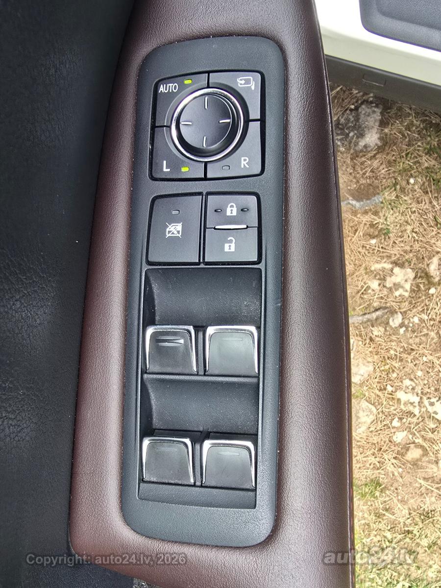 White Lexus RX 2021 in Tallinn, with an engine capacity of 3.50 L and mileage of 72 thousand km for 51800 €, photo 12 on AUTOMOTO.COM.LV