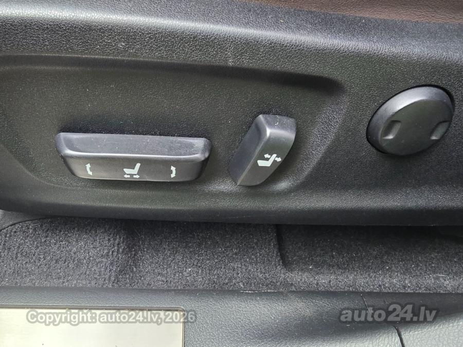 White Lexus RX 2021 in Tallinn, with an engine capacity of 3.50 L and mileage of 72 thousand km for 51800 €, photo 19 on AUTOMOTO.COM.LV