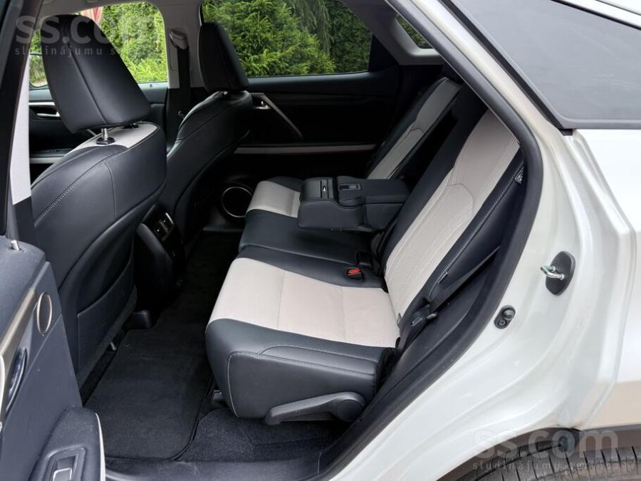 Balts Lexus RX 2022 Rīga, ar dzinēja tilpumu 3.50 L un nobraukumu 34 tūkst. km par 55000 €, foto 19 vietnē AUTOMOTO.COM.LV