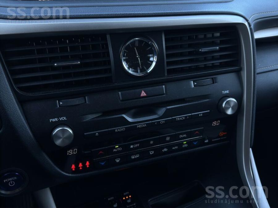 Balts Lexus RX 2022 Rīga, ar dzinēja tilpumu 3.50 L un nobraukumu 35 tūkst. km par 61900 €, foto 13 vietnē AUTOMOTO.COM.LV