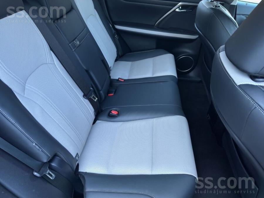 Balts Lexus RX 2022 Rīga, ar dzinēja tilpumu 3.50 L un nobraukumu 35 tūkst. km par 61900 €, foto 16 vietnē AUTOMOTO.COM.LV