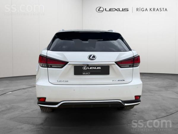 White Lexus RX 2022 in Riga, with an engine capacity of 3.50 L and mileage of 44 thousand km for 43700 €, photo 4 on AUTOMOTO.COM.LV