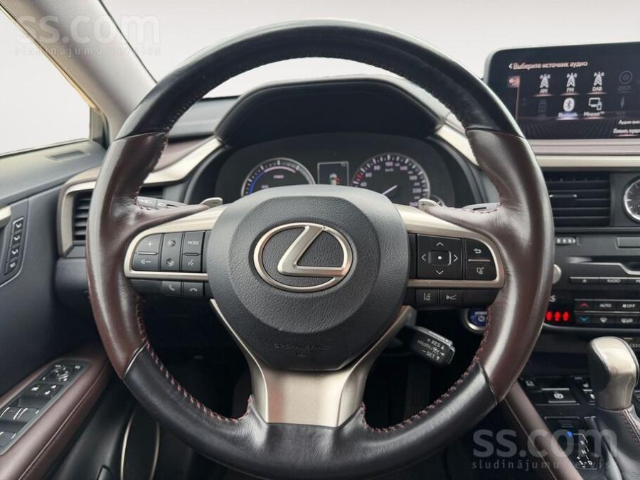 White Lexus RX 2022 in Riga, with an engine capacity of 3.50 L and mileage of 44 thousand km for 43700 €, photo 20 on AUTOMOTO.COM.LV