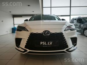 Balts Lexus RX 2023 Rīga, ar dzinēja tilpumu 2.40 L un nobraukumu 18 tūkst. km par 65900 €, foto 4 vietnē AUTOMOTO.COM.LV
