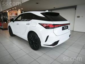 Balts Lexus RX 2023 Rīga, ar dzinēja tilpumu 2.40 L un nobraukumu 18 tūkst. km par 65900 €, foto 5 vietnē AUTOMOTO.COM.LV